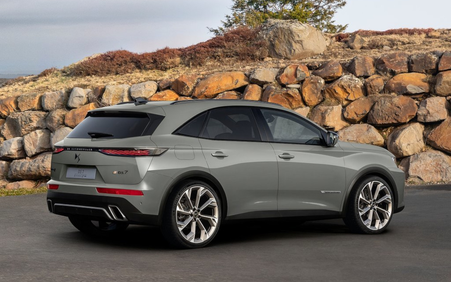 DS 7 E-Tense Opera 4x4 360 2023 | SUV Drive